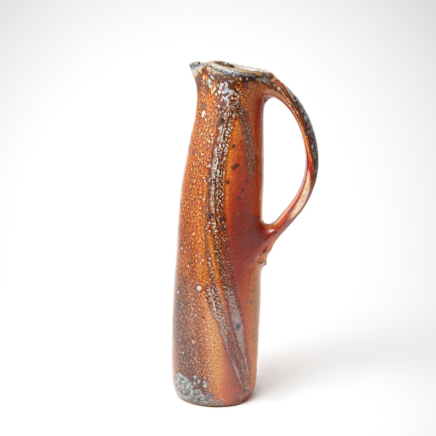 Leaning Jug – Goldmark