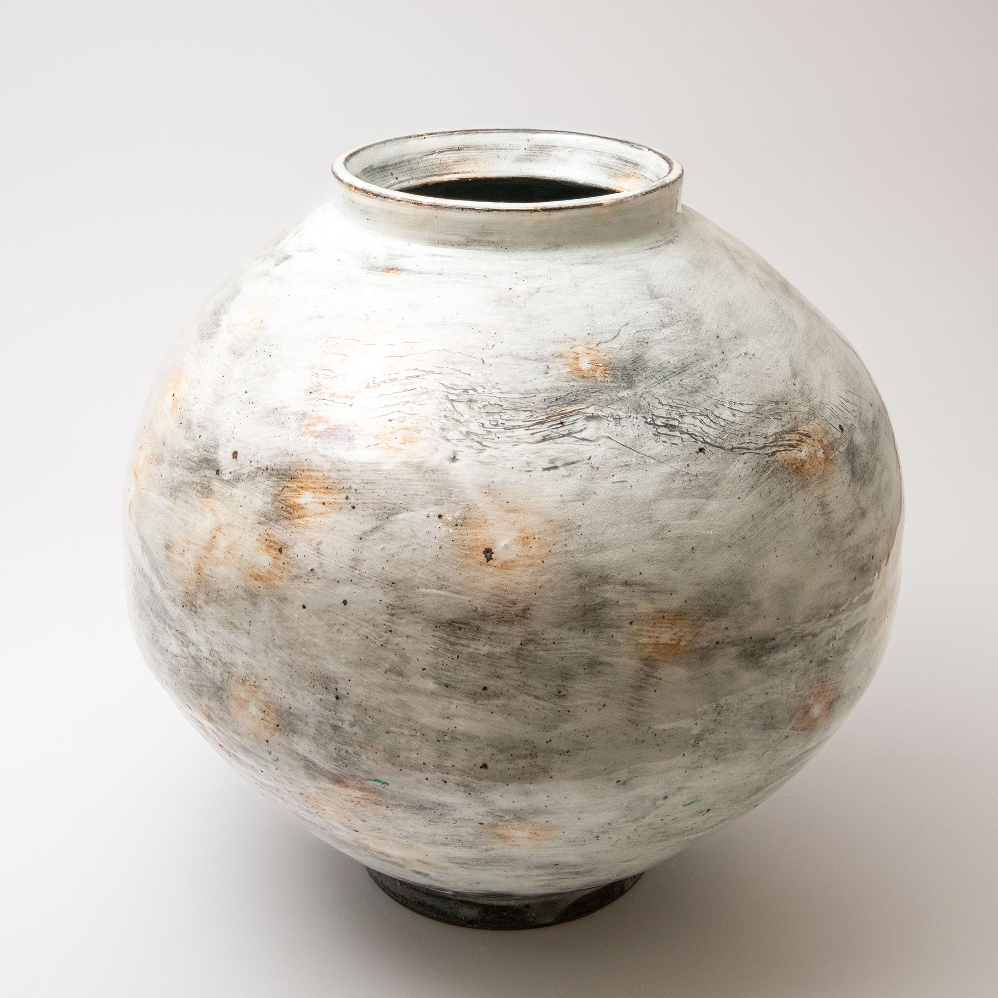 Kang-hyo Lee Moon Jar – Goldmark