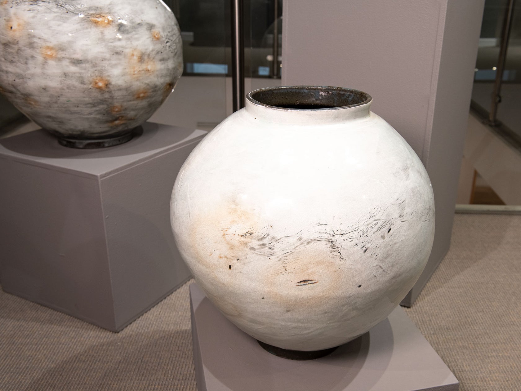 Kang-hyo Lee Moon Jar – Goldmark