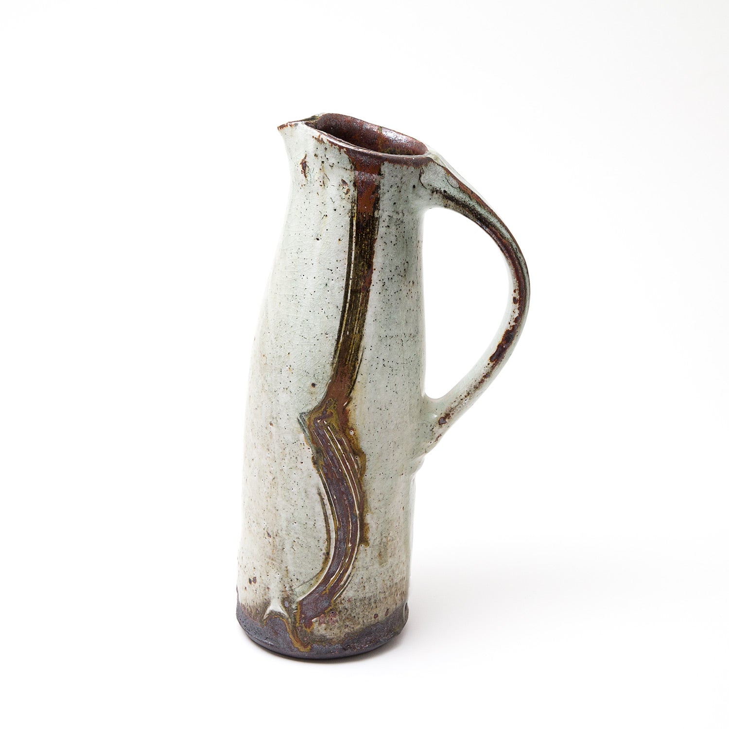 Leaning Jug – Goldmark